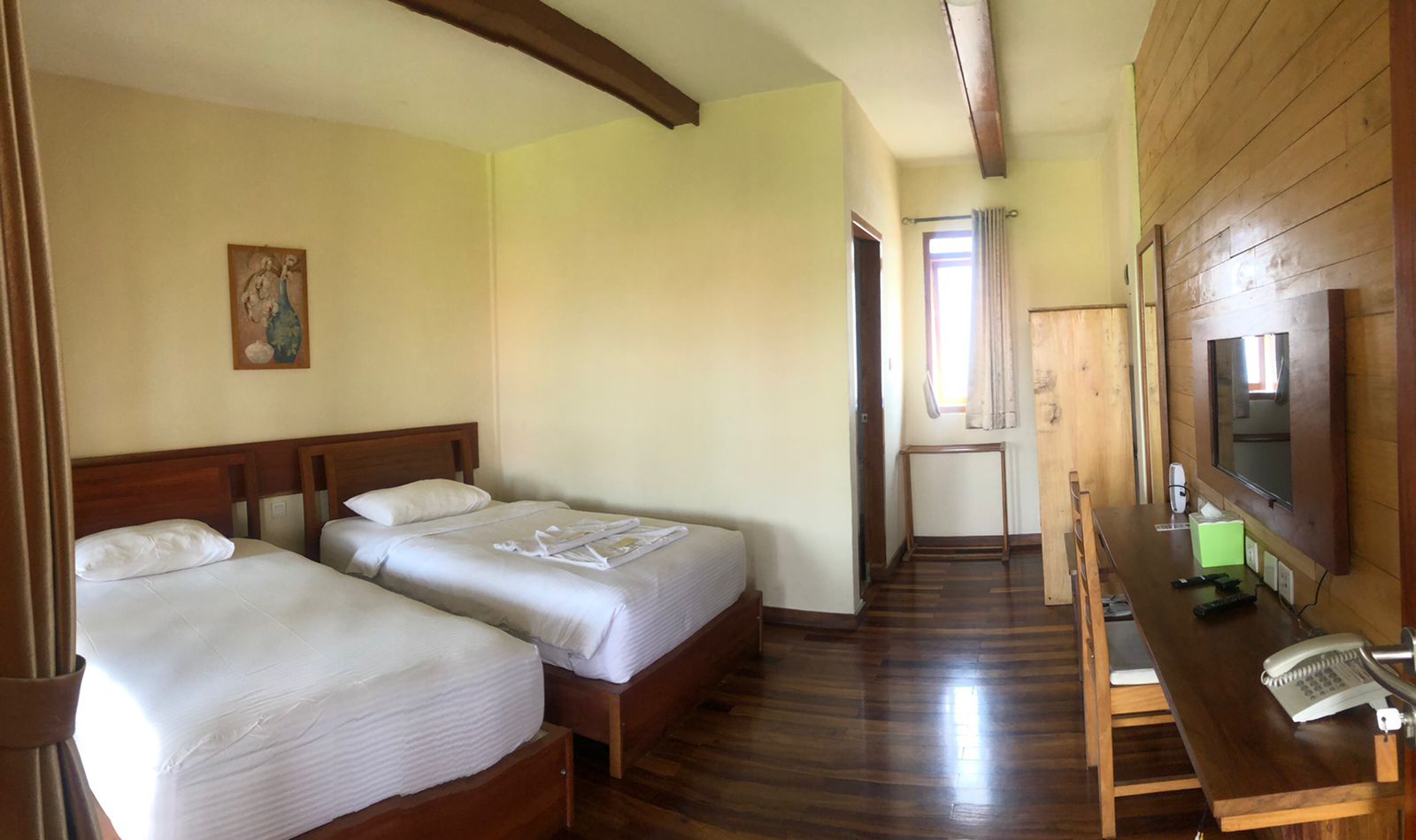 Deluxe Twin - Spring Hill Hotel